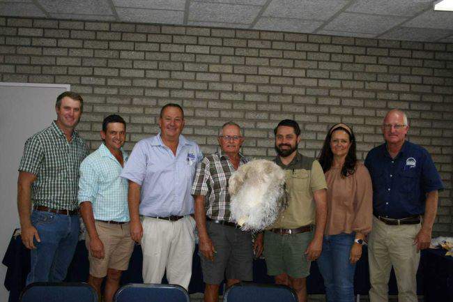 Oudtshoorn-volstruisveiling lewer goeie resultate | Landbou