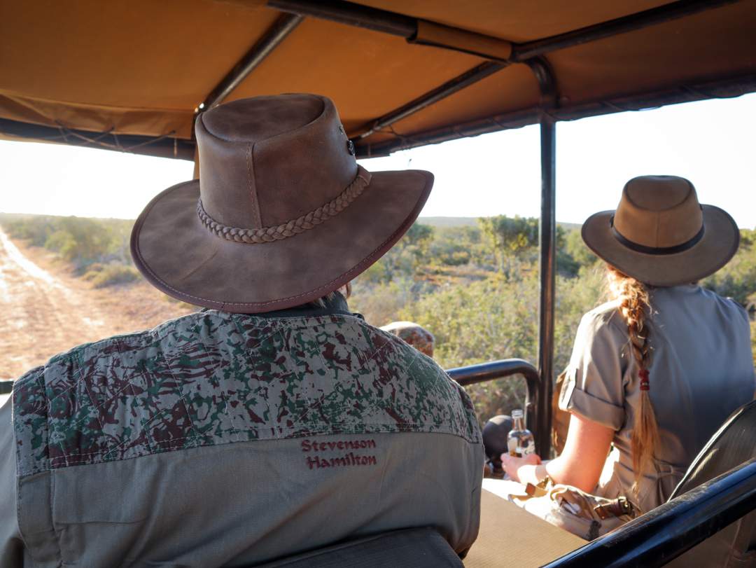 Stevenson Hamilton staan saam met die boer | Landbou