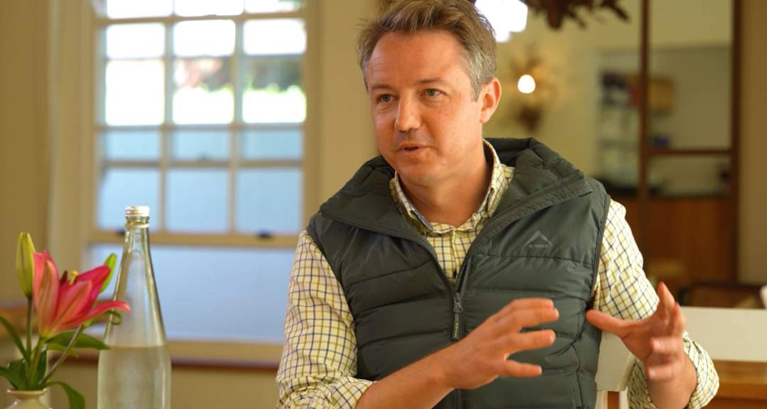 Christopher Rawbone-Viljoen bou voort op Oak Valley se erfenis | Landbou